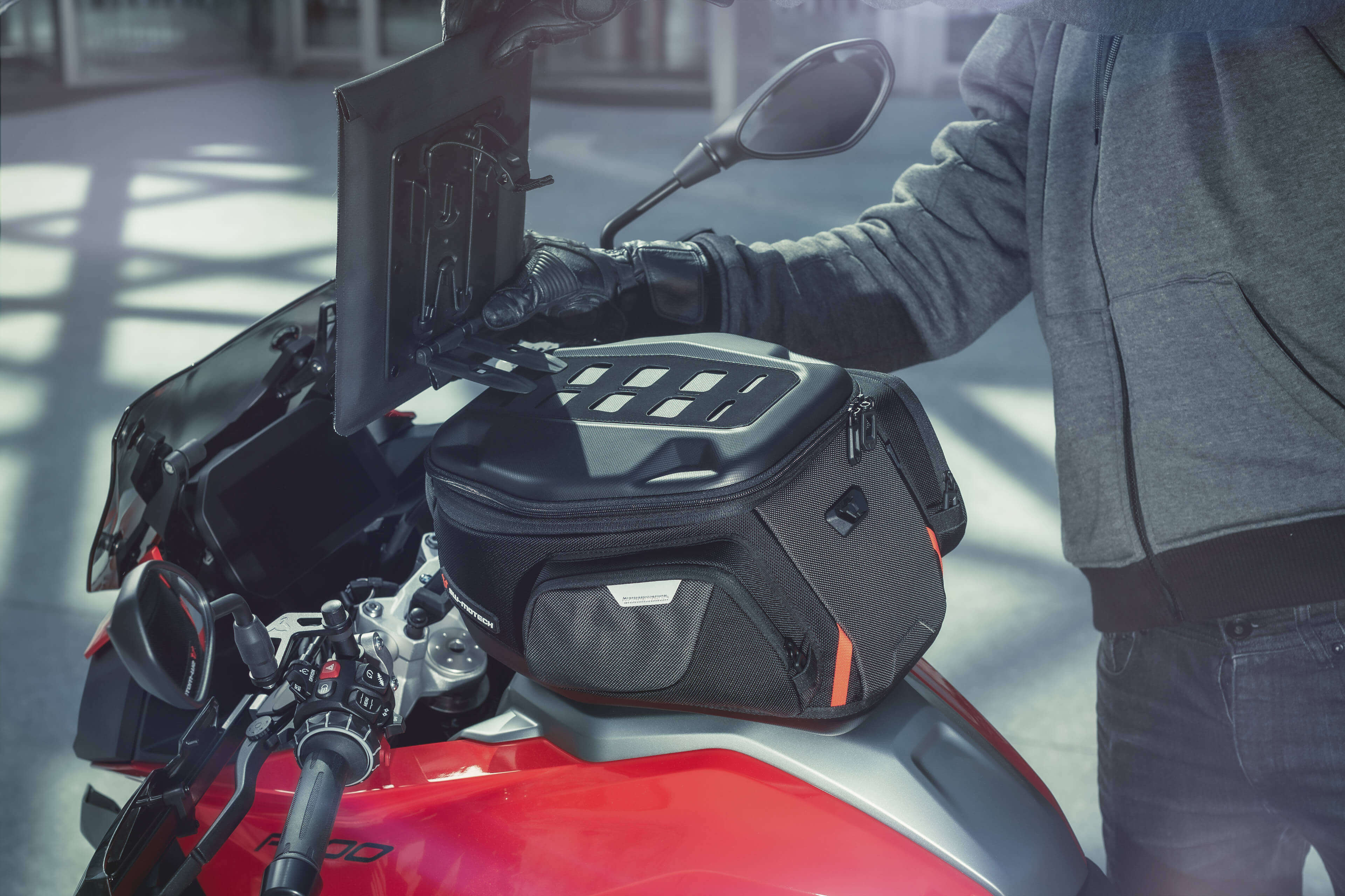 PRO tank ring and tank bags from SW-MOTECH